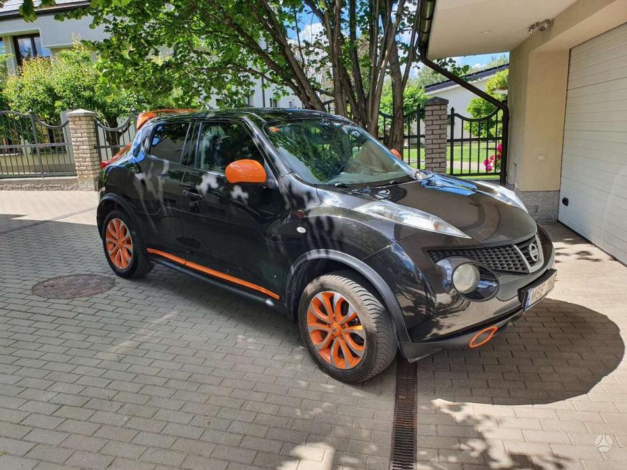 Black Nissan Juke 2013 in Siauliai, with an engine capacity of 1.50 L and mileage of 226 thousand km for 4700 €, photo 4 on AUTOMOTO.COM.LV