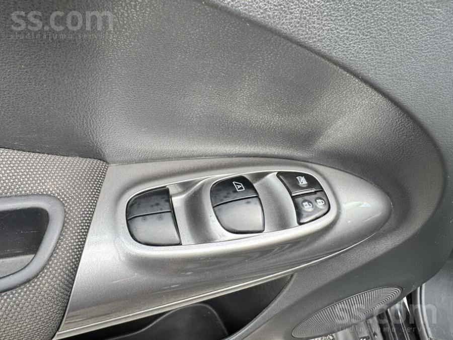 Melns Nissan Juke 2013 Rīga, ar dzinēja tilpumu 1.60 L un nobraukumu 239 tūkst. km par 3500 €, foto 15 vietnē AUTOMOTO.COM.LV