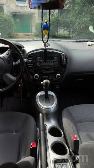 Black Nissan Juke 2013 in Riga, with an engine capacity of 1.60 L and mileage of 158 thousand km for 5200 €, photo 9 on AUTOMOTO.COM.LV