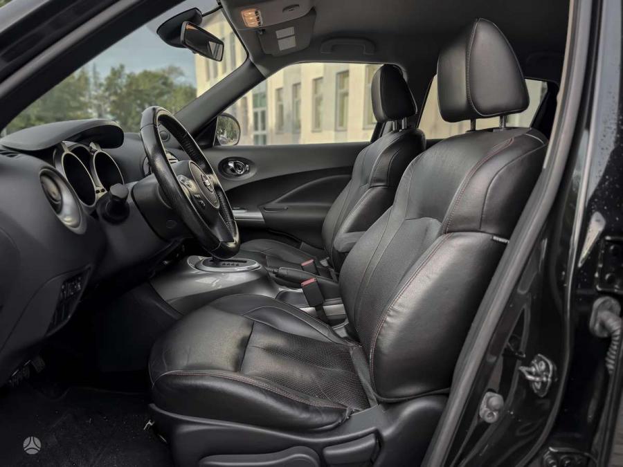 Melns Nissan Juke 2013 Jelgava, ar dzinēja tilpumu 1.62 L un nobraukumu 75 tūkst. km par 6990 €, foto 10 vietnē AUTOMOTO.COM.LV