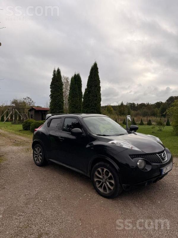 Black Nissan Juke 2013 in Riga, with an engine capacity of 1.50 L and mileage of 234 thousand km for 4700 €, photo 10 on AUTOMOTO.COM.LV