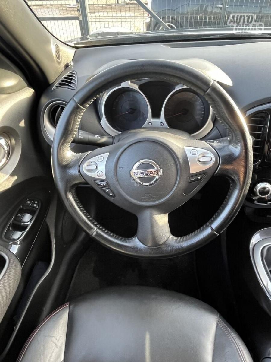 Black Nissan Juke 2014 in Kaunas, with an engine capacity of 1.60 L and mileage of 210 thousand km for 6600 €, photo 10 on AUTOMOTO.COM.LV