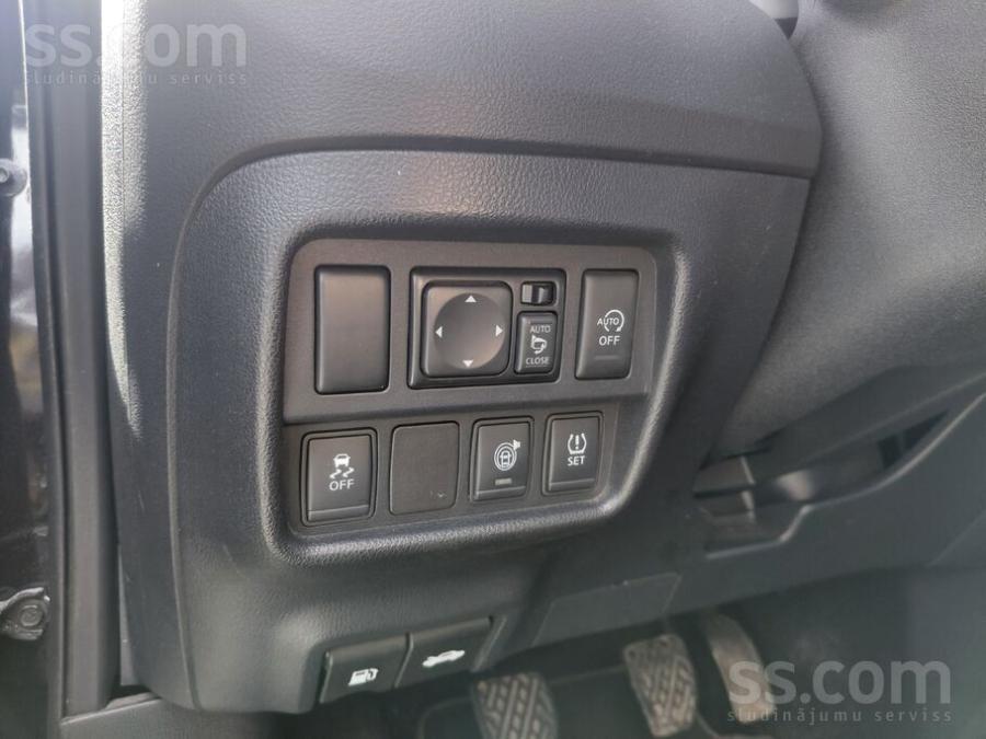 Black Nissan Juke 2014 in Riga, with an engine capacity of 1.20 L and mileage of 187 thousand km for 8000 €, photo 17 on AUTOMOTO.COM.LV