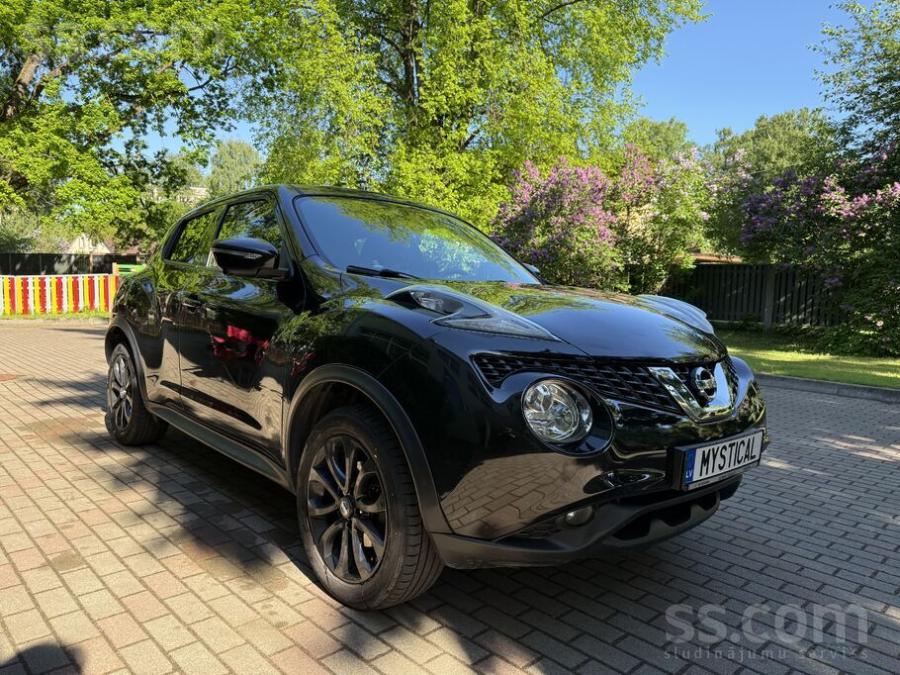 Black Nissan Juke 2015 in Riga, with an engine capacity of 1.50 L and mileage of 150 thousand km for 6000 €, photo 4 on AUTOMOTO.COM.LV