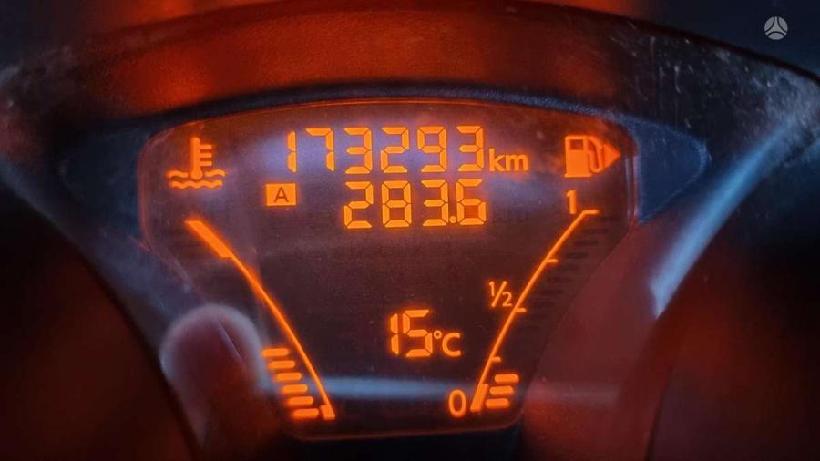Melns Nissan Juke 2015 Šauļi, ar dzinēja tilpumu 1.46 L un nobraukumu 173 tūkst. km par 6800 €, foto 35 vietnē AUTOMOTO.COM.LV