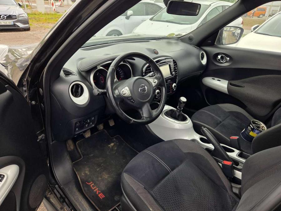 Black Nissan Juke 2015 in Taurage, with an engine capacity of 1.46 L and mileage of 251 thousand km for 6200 €, photo 11 on AUTOMOTO.COM.LV