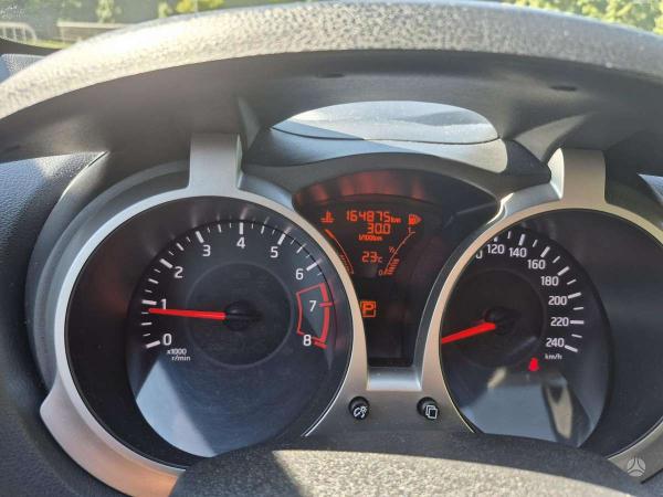 Black Nissan Juke 2015 in Vilnius, with an engine capacity of 1.60 L and mileage of 165 thousand km for 8600 €, photo 4 on AUTOMOTO.COM.LV