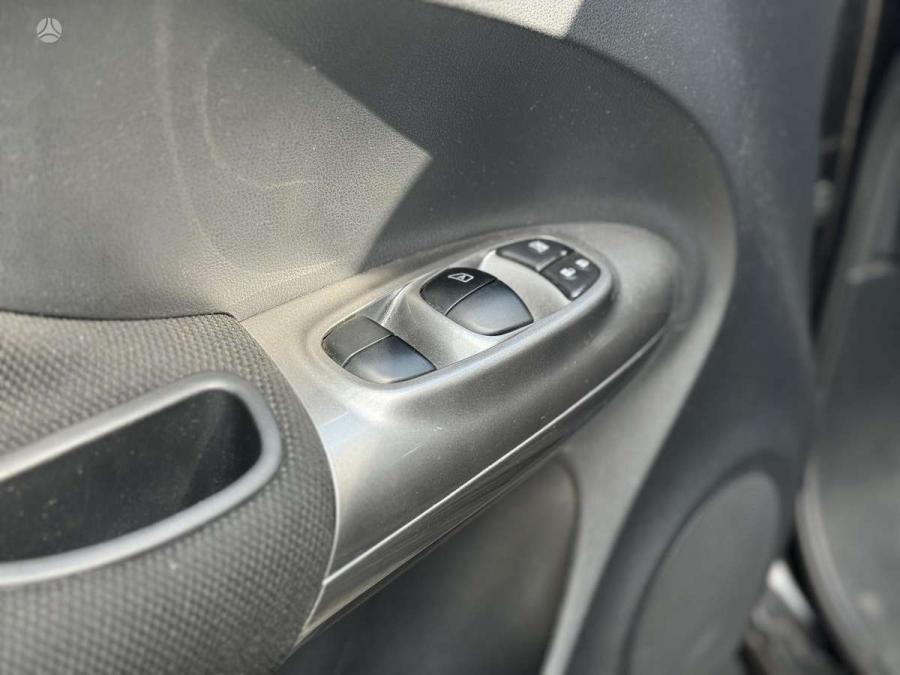 Melns Nissan Juke 2015 Mažeikiai, ar dzinēja tilpumu 1.60 L un nobraukumu 73 tūkst. km par 4800 €, foto 18 vietnē AUTOMOTO.COM.LV