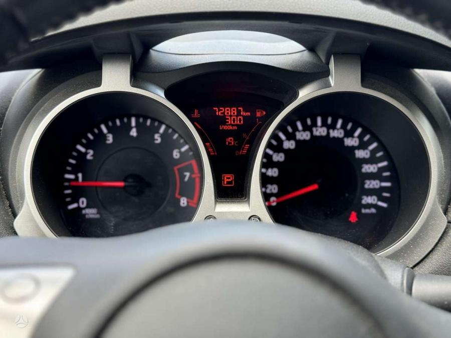 Melns Nissan Juke 2015 Mažeikiai, ar dzinēja tilpumu 1.60 L un nobraukumu 73 tūkst. km par 4800 €, foto 20 vietnē AUTOMOTO.COM.LV