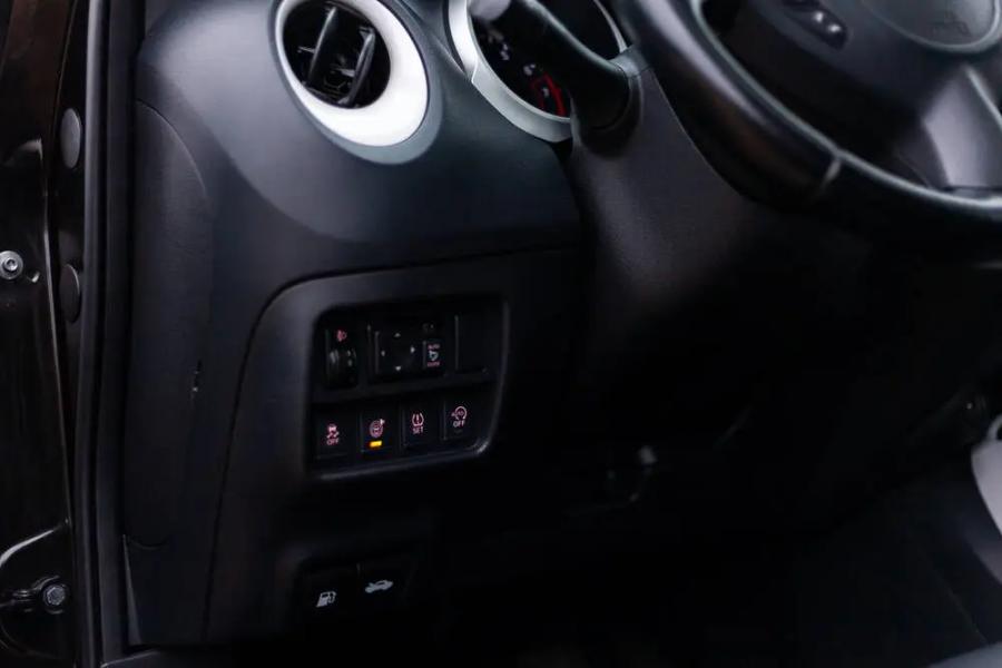 Melns Nissan Juke 2016 Rīga, ar dzinēja tilpumu 1.20 L un nobraukumu 171 tūkst. km par 8495 €, foto 16 vietnē AUTOMOTO.COM.LV
