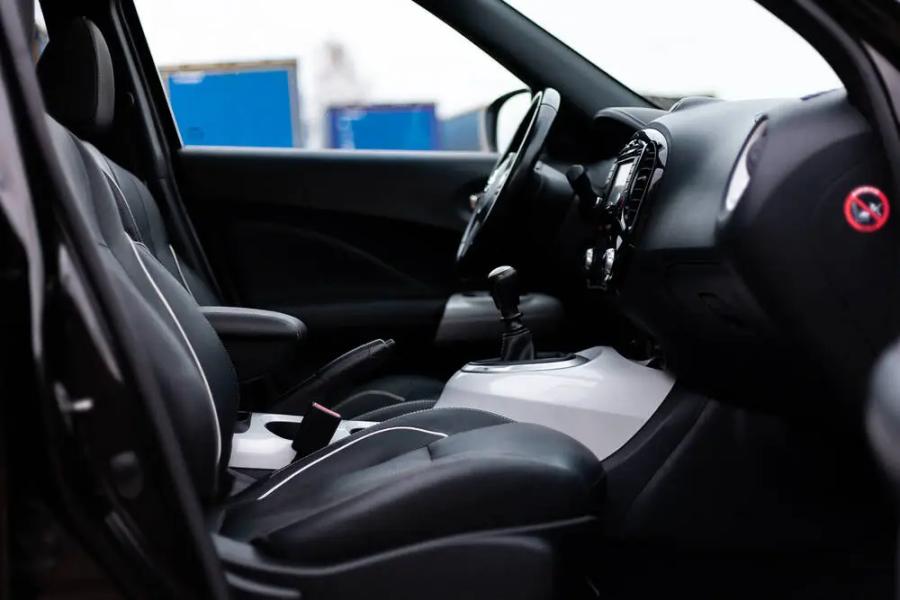 Melns Nissan Juke 2016 Rīga, ar dzinēja tilpumu 1.20 L un nobraukumu 171 tūkst. km par 8495 €, foto 19 vietnē AUTOMOTO.COM.LV
