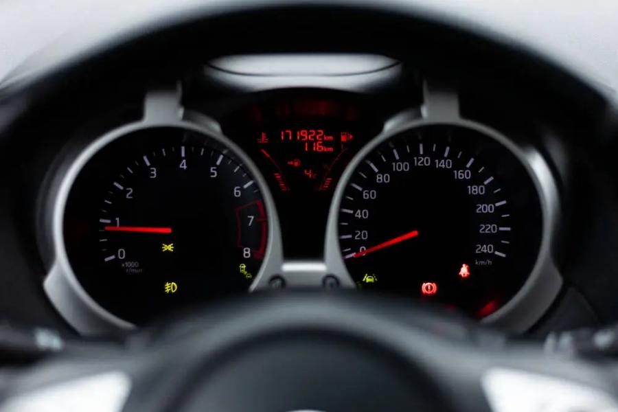 Melns Nissan Juke 2016 Rīga, ar dzinēja tilpumu 1.20 L un nobraukumu 171 tūkst. km par 8495 €, foto 27 vietnē AUTOMOTO.COM.LV