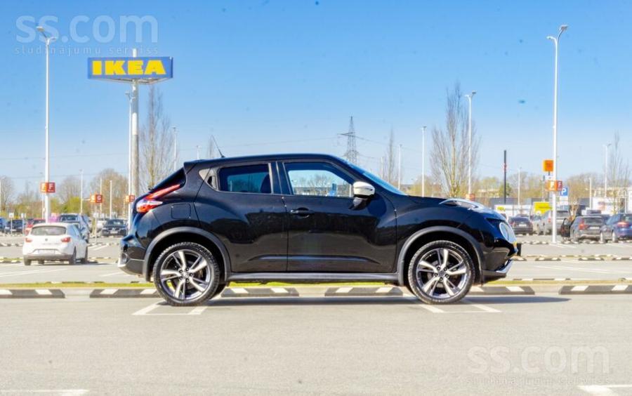 Black Nissan Juke 2016 in Riga, with an engine capacity of 1.60 L and mileage of 72 thousand km for 8190 €, photo 9 on AUTOMOTO.COM.LV