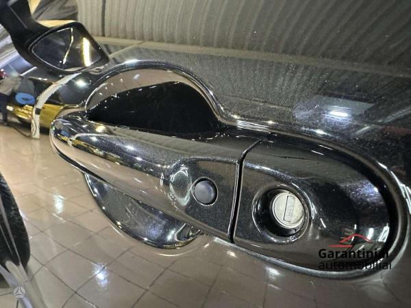 Black Nissan Juke 2016 in Vilnius, with an engine capacity of 1.60 L and mileage of 160 thousand km for 9350 €, photo 3 on AUTOMOTO.COM.LV