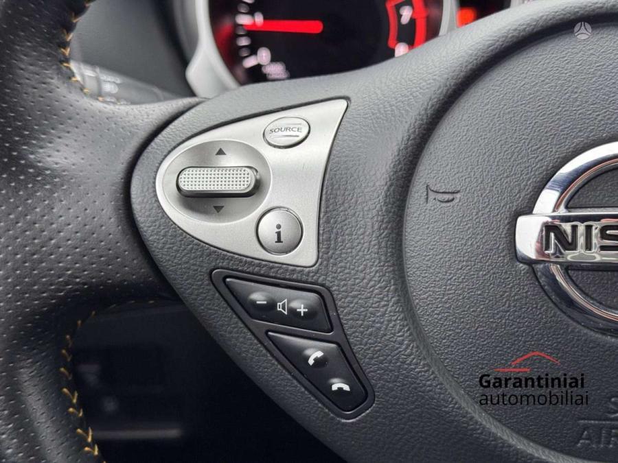 Black Nissan Juke 2016 in Vilnius, with an engine capacity of 1.60 L and mileage of 160 thousand km for 9350 €, photo 14 on AUTOMOTO.COM.LV