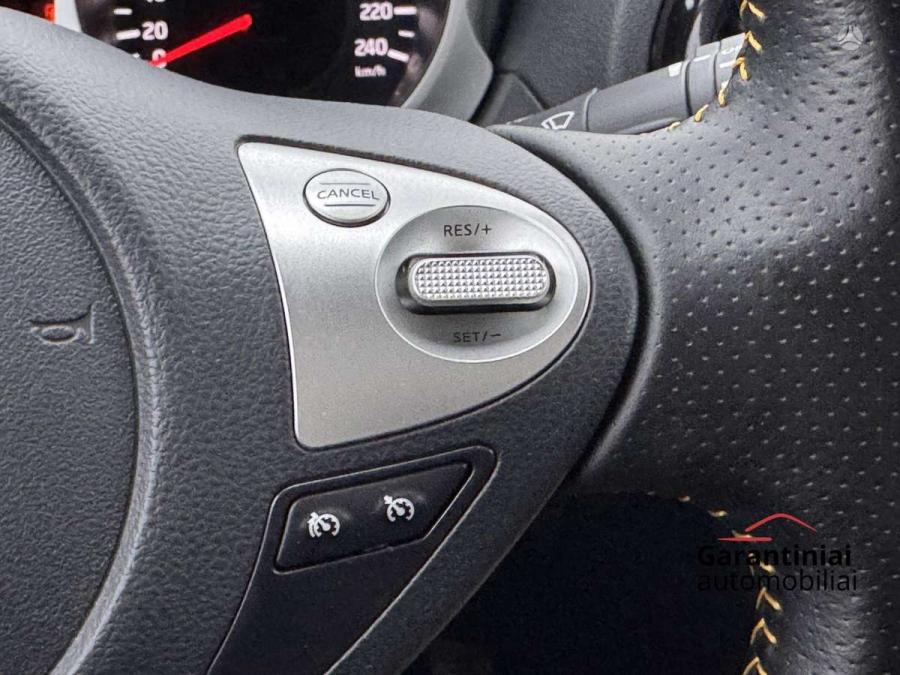 Black Nissan Juke 2016 in Vilnius, with an engine capacity of 1.60 L and mileage of 160 thousand km for 9350 €, photo 15 on AUTOMOTO.COM.LV