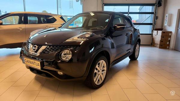 Melns Nissan Juke 2017 Šauļi, ar dzinēja tilpumu 1.60 L un nobraukumu 58 tūkst. km par 10300 €, foto 3 vietnē AUTOMOTO.COM.LV
