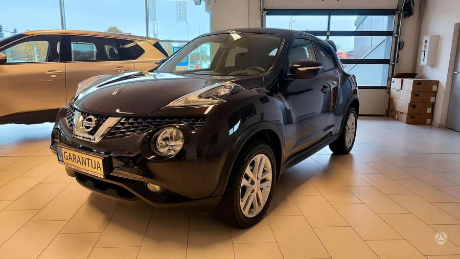 Melns Nissan Juke 2017 Šauļi, ar dzinēja tilpumu 1.60 L un nobraukumu 58 tūkst. km par 10300 €, foto 3 vietnē AUTOMOTO.COM.LV