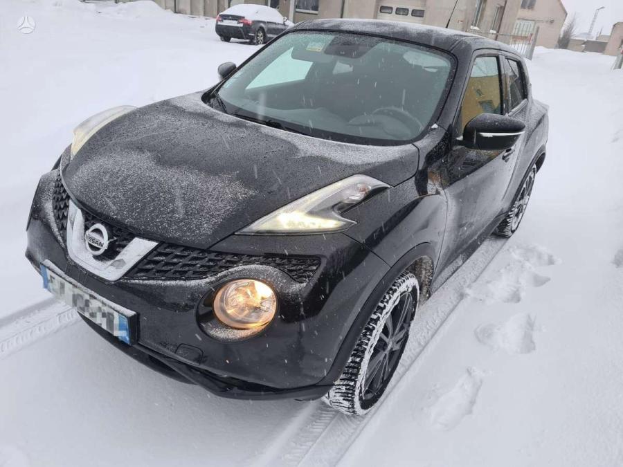 Black Nissan Juke 2017 in Taurage, with an engine capacity of 1.20 L and mileage of 101 thousand km for 6400 €, photo 1 on AUTOMOTO.COM.LV