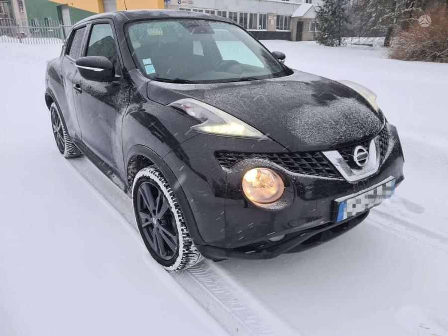 Black Nissan Juke 2017 in Taurage, with an engine capacity of 1.20 L and mileage of 101 thousand km for 6400 €, photo 2 on AUTOMOTO.COM.LV