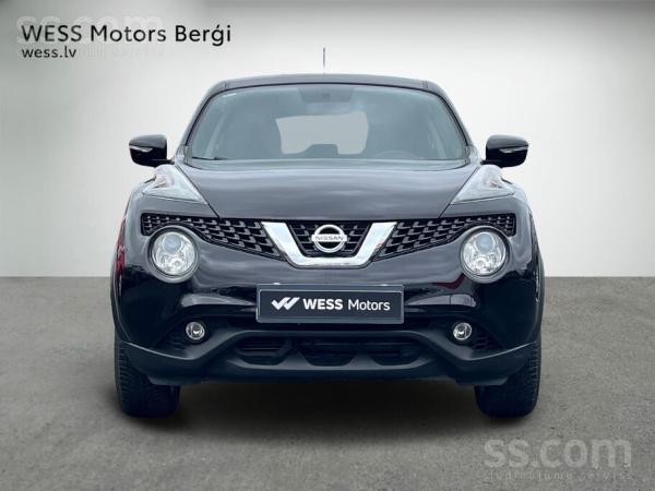 Black Nissan Juke 2017 in Riga, with an engine capacity of 1.60 L and mileage of 85 thousand km for 8490 €, photo 5 on AUTOMOTO.COM.LV