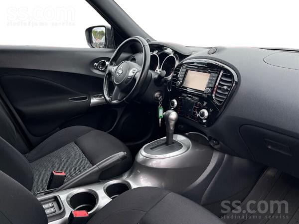Black Nissan Juke 2017 in Riga, with an engine capacity of 1.60 L and mileage of 85 thousand km for 8490 €, photo 6 on AUTOMOTO.COM.LV