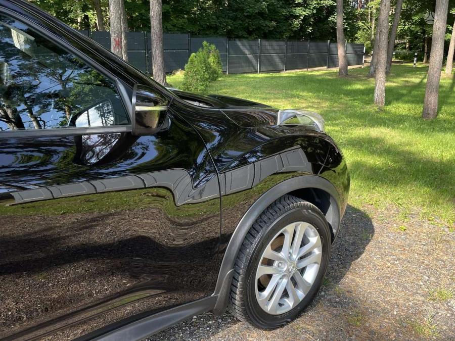 Black Nissan Juke 2017 in Vilnius, with an engine capacity of 1.20 L and mileage of 102 thousand km for 8800 €, photo 4 on AUTOMOTO.COM.LV