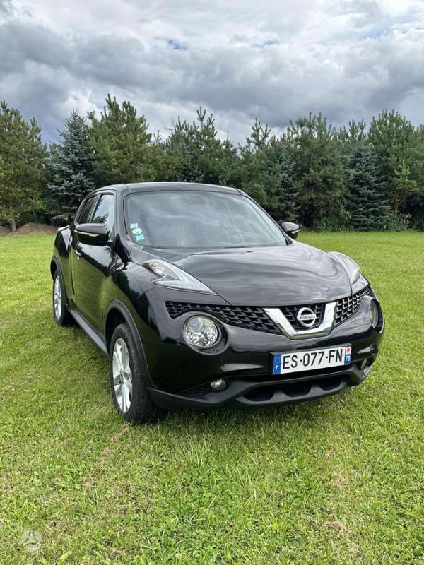 Black Nissan Juke 2017 in Taurage, with an engine capacity of 1.46 L and mileage of 218 thousand km for 6350 €, photo 1 on AUTOMOTO.COM.LV