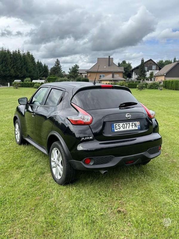 Black Nissan Juke 2017 in Taurage, with an engine capacity of 1.46 L and mileage of 218 thousand km for 6350 €, photo 5 on AUTOMOTO.COM.LV