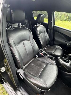 Black Nissan Juke 2017 in Taurage, with an engine capacity of 1.46 L and mileage of 218 thousand km for 6350 €, photo 15 on AUTOMOTO.COM.LV
