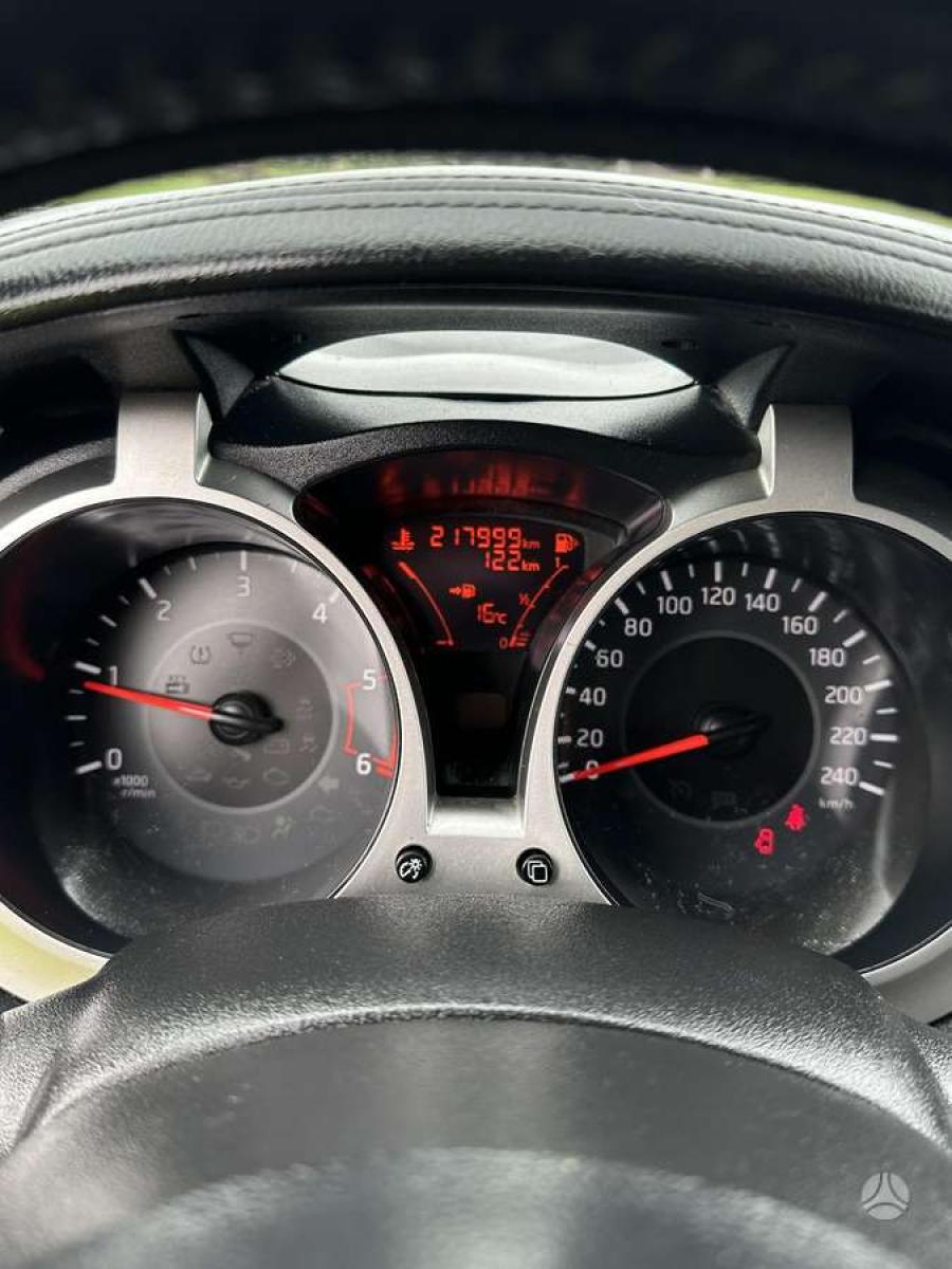 Black Nissan Juke 2017 in Taurage, with an engine capacity of 1.46 L and mileage of 218 thousand km for 6350 €, photo 23 on AUTOMOTO.COM.LV