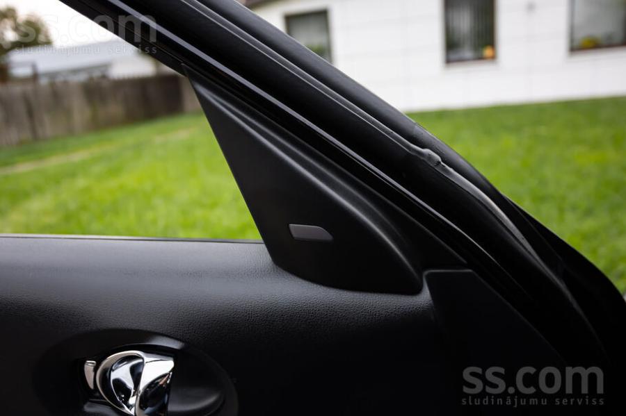 Black Nissan Juke 2017 in Jelgava, with an engine capacity of 1.50 L and mileage of 138 thousand km for 7390 €, photo 16 on AUTOMOTO.COM.LV
