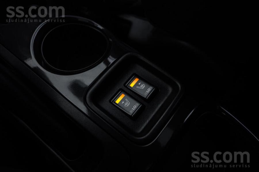 Black Nissan Juke 2017 in Jelgava, with an engine capacity of 1.50 L and mileage of 138 thousand km for 7390 €, photo 17 on AUTOMOTO.COM.LV