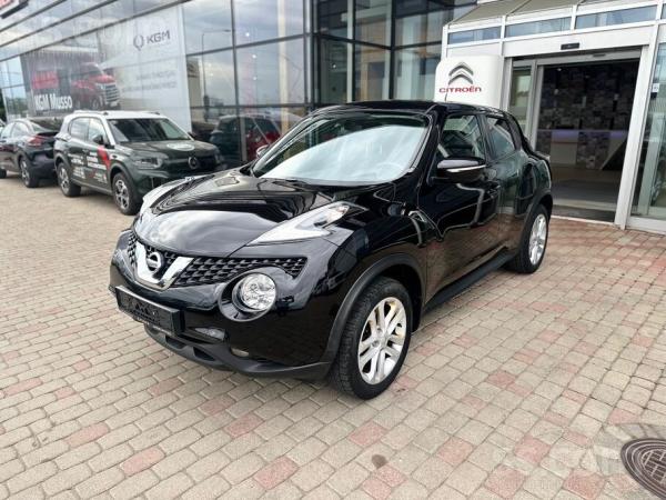 Black Nissan Juke 2018 in Riga, with an engine capacity of 1.60 L and mileage of 113 thousand km for 4800 €, photo 1 on AUTOMOTO.COM.LV