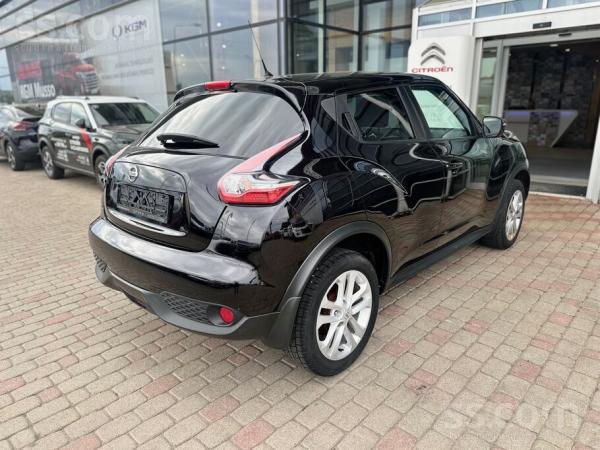 Black Nissan Juke 2018 in Riga, with an engine capacity of 1.60 L and mileage of 113 thousand km for 4800 €, photo 5 on AUTOMOTO.COM.LV