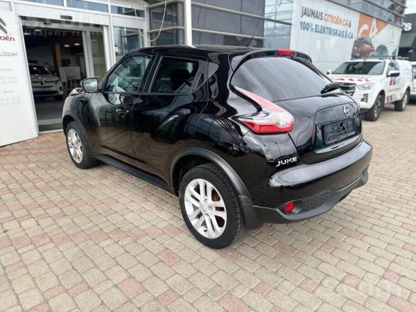 Black Nissan Juke 2018 in Riga, with an engine capacity of 1.60 L and mileage of 113 thousand km for 4800 €, photo 7 on AUTOMOTO.COM.LV