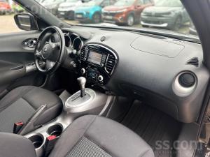 Black Nissan Juke 2018 in Riga, with an engine capacity of 1.60 L and mileage of 113 thousand km for 4800 €, photo 8 on AUTOMOTO.COM.LV