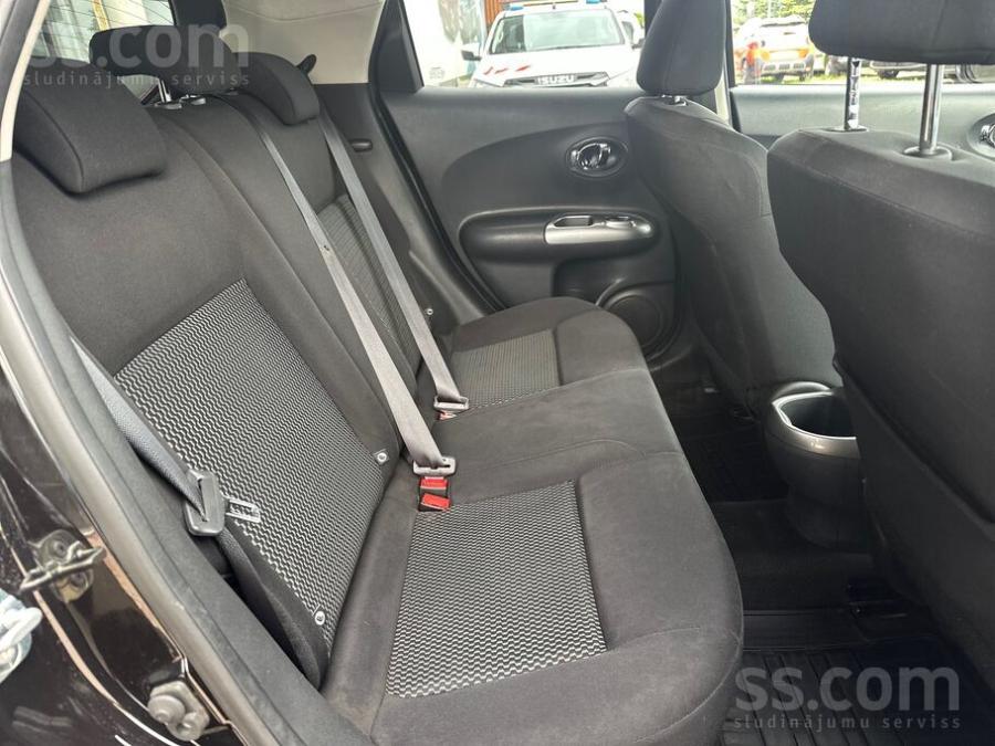 Black Nissan Juke 2018 in Riga, with an engine capacity of 1.60 L and mileage of 113 thousand km for 4800 €, photo 12 on AUTOMOTO.COM.LV