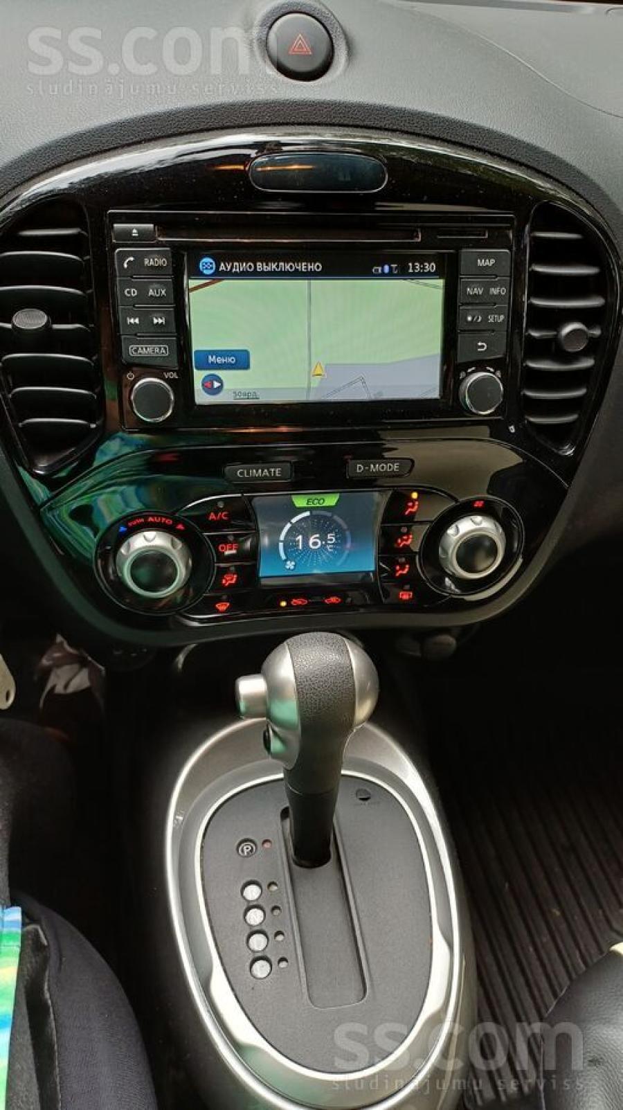 Black Nissan Juke 2018 in Riga, with an engine capacity of 1.60 L and mileage of 143 thousand km for 8600 €, photo 5 on AUTOMOTO.COM.LV