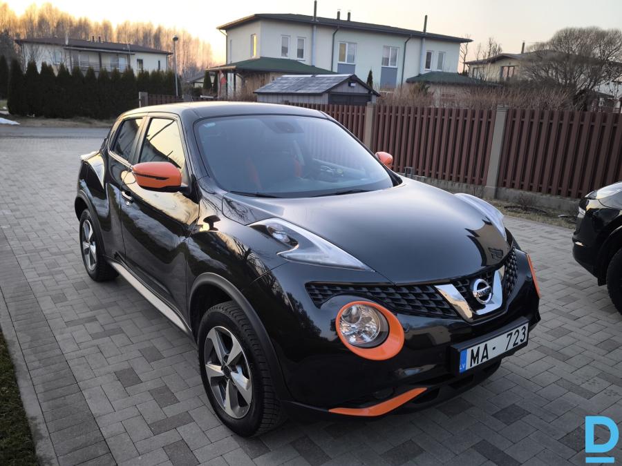 Black Nissan Juke 2019 in Riga, with an engine capacity of 1.60 L and mileage of 89 thousand km for 10550 €, photo 1 on AUTOMOTO.COM.LV