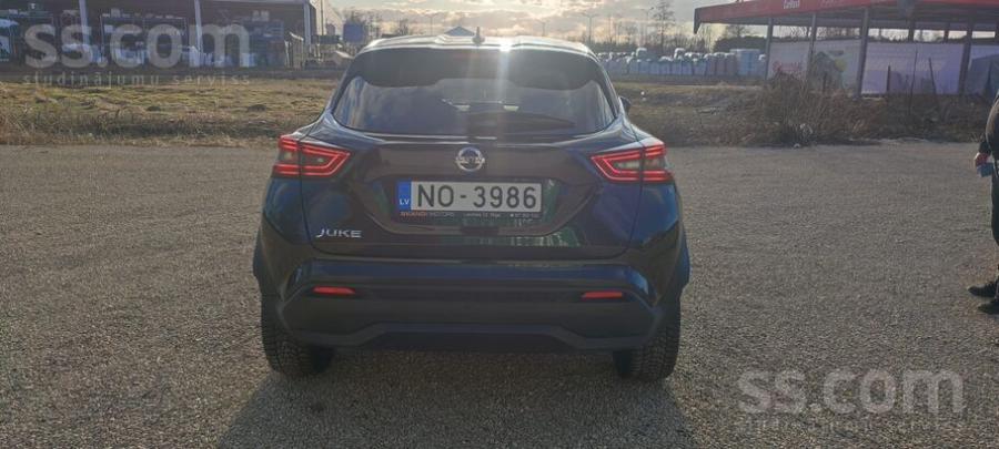 Black Nissan Juke 2021 in Riga, with an engine capacity of 1.00 L and mileage of 68 thousand km for 15200 €, photo 4 on AUTOMOTO.COM.LV