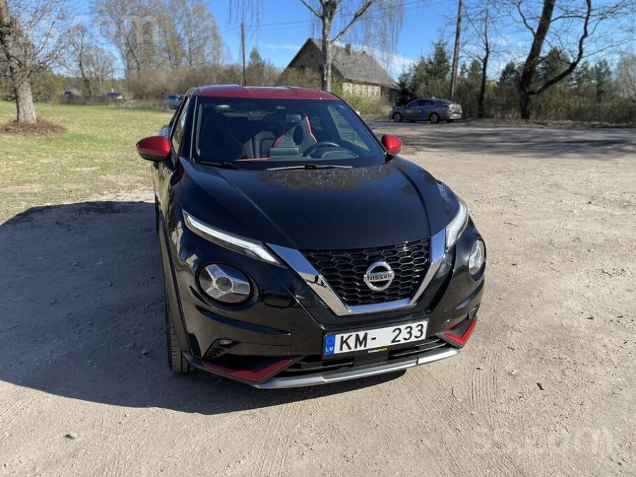 Black Nissan Juke 2021 in Riga, with an engine capacity of 1.00 L and mileage of 23 thousand km for 17900 €, photo 3 on AUTOMOTO.COM.LV
