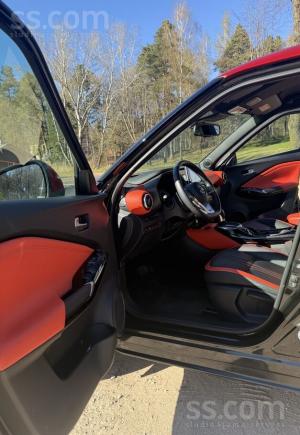 Black Nissan Juke 2021 in Riga, with an engine capacity of 1.00 L and mileage of 23 thousand km for 17900 €, photo 10 on AUTOMOTO.COM.LV