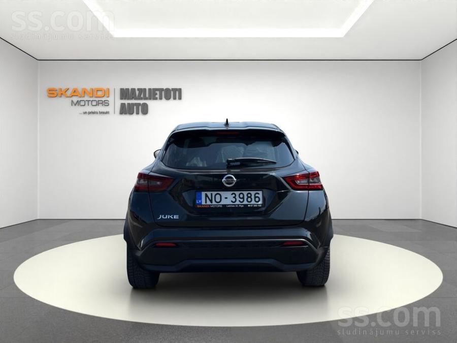 Black Nissan Juke 2021 in Riga, with an engine capacity of 1.00 L and mileage of 73 thousand km for 15490 €, photo 6 on AUTOMOTO.COM.LV