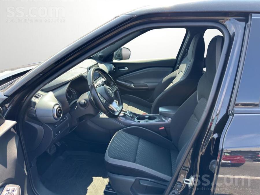 Black Nissan Juke 2021 in Riga, with an engine capacity of 1.00 L and mileage of 73 thousand km for 15490 €, photo 10 on AUTOMOTO.COM.LV