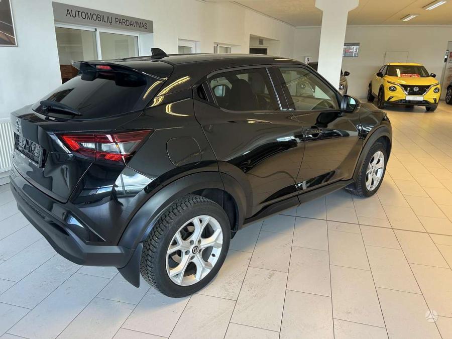Melns Nissan Juke 2022 Šauļi, ar dzinēja tilpumu 1.00 L un nobraukumu 64 tūkst. km par 15800 €, foto 5 vietnē AUTOMOTO.COM.LV