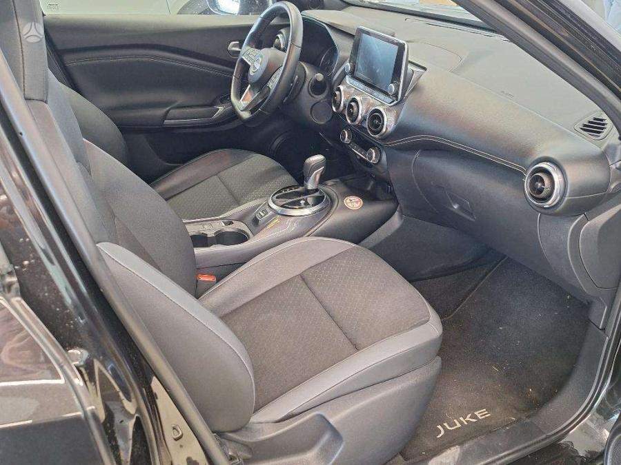 Black Nissan Juke 2023 in Vilnius, with an engine capacity of 1.00 L and mileage of 44 thousand km for 18140 €, photo 9 on AUTOMOTO.COM.LV