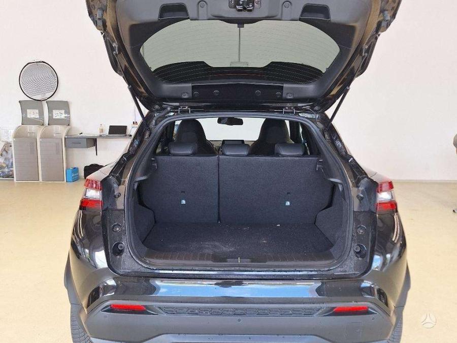 Black Nissan Juke 2023 in Vilnius, with an engine capacity of 1.00 L and mileage of 44 thousand km for 18140 €, photo 15 on AUTOMOTO.COM.LV