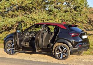 Black Nissan Juke 2023 in Vilnius, with an engine capacity of 1.00 L and mileage of 50 thousand km for 17700 €, photo  on AUTOMOTO.COM.LV