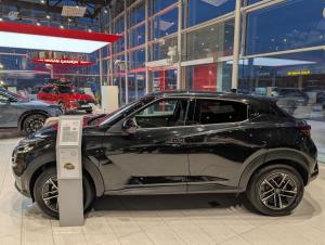Melns Nissan Juke 2025 Viļņa, ar dzinēja tilpumu 1.00 L un nobraukumu 15 tūkst. km par 23190 €, foto 2 vietnē AUTOMOTO.COM.LV